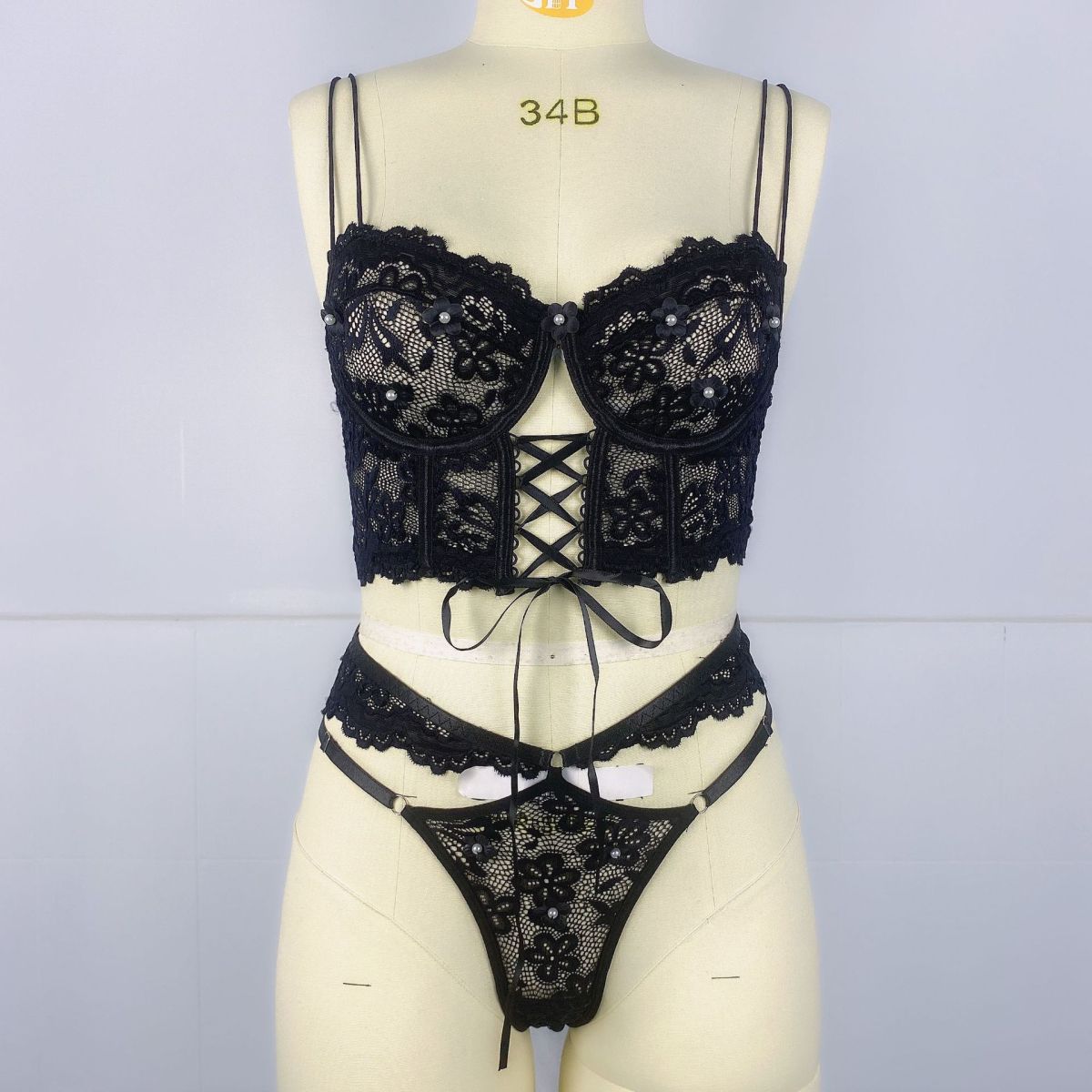 Wholesale Women Fashion Sexy Lace Beaded Floral Perspective Sexy Lingerie Set